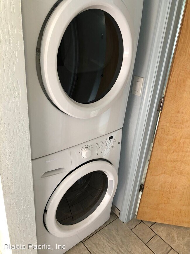 1 br, 1 bath House - 1314 Rose Street - 1314 Rose St Crockett CA 94525 ...