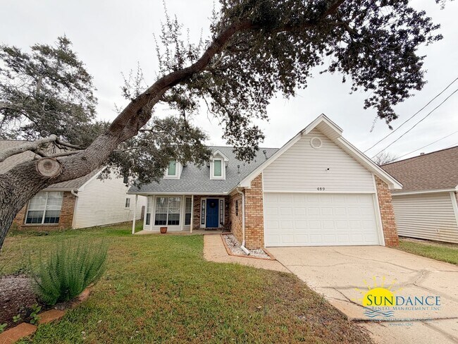 Beautifully Updated 4 Bedroom Mary Esther Home! - 489 Sandy Ridge Cir ...