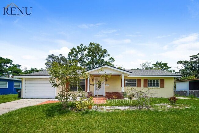 Available Now! - 4307 Chantelle Rd Orlando FL 32808 | Apartment Finder