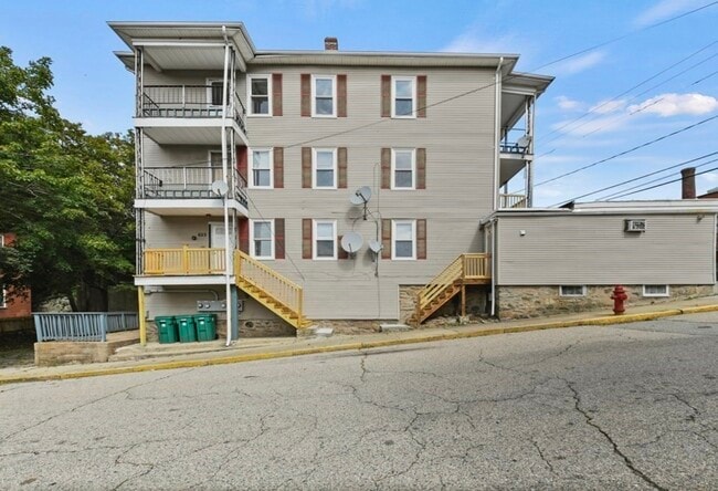 825 Park Ave - 825 Park Ave Woonsocket RI 02895 | Apartment Finder