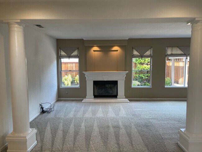 BROOKSIDE STOCKTON 3 BEDROOM HOME 2 CAR GA... - 3349 Willowbrook Cir ...