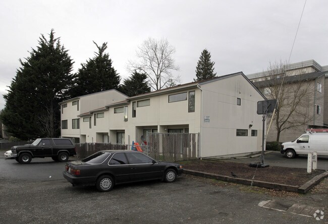 14003 32nd Ave NE - 14003 32nd Ave NE Seattle WA 98125 | Apartment Finder