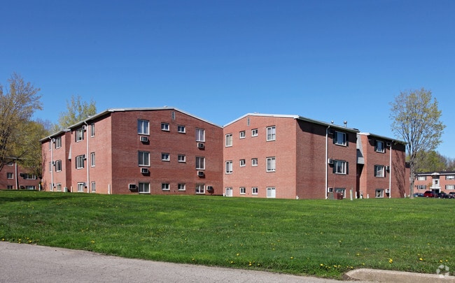 Harbor Ridge Apartments - 1917 Lambros Ln Ashtabula OH 44004 ...