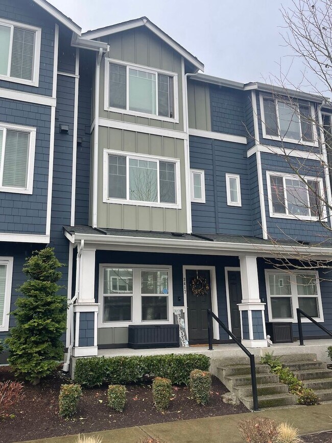 Spaciously Modern Tri Level Townhome for R... - 3417 30th Dr Everett WA ...