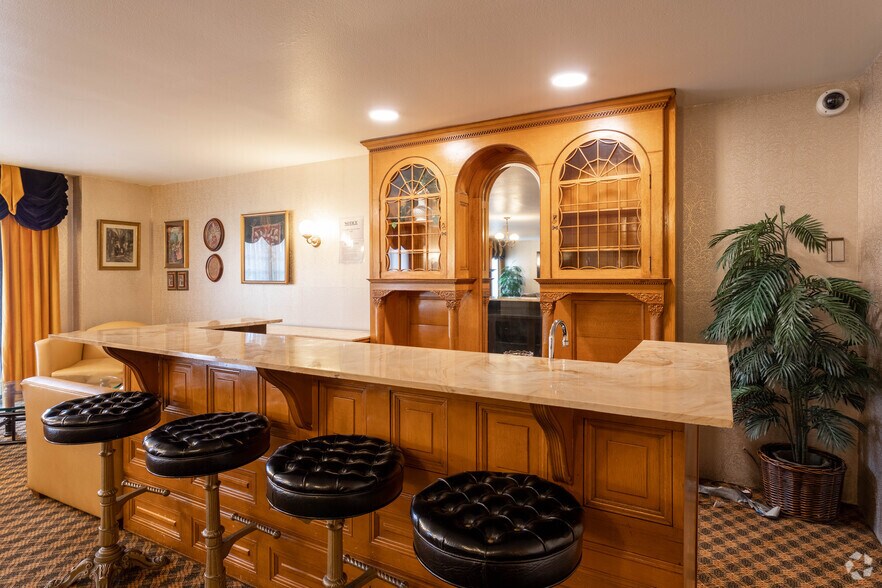 The Denver House - 1055 Logan St Denver CO 80203 | Apartment Finder