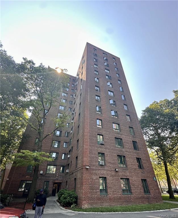 1579 Metropolitan Ave - 1579 Metropolitan Ave The Bronx NY 10462 ...