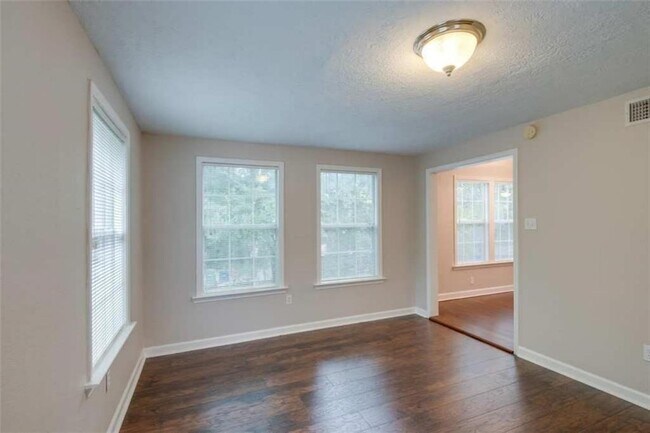 2802 S 4th St - 2802 S 4th St Austin TX 78704 | Apartment Finder