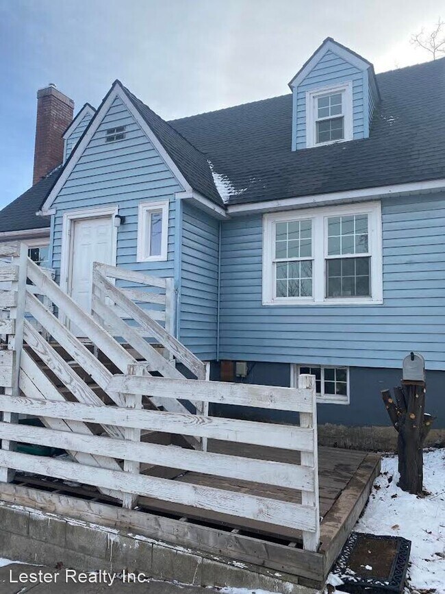 3 br, 1.5 bath House - 212 N 3rd St. - 212 N 3rd St Klamath Falls OR ...