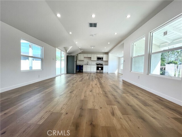 19631 Strathern St - 19631 Strathern St Los Angeles CA 91335 ...