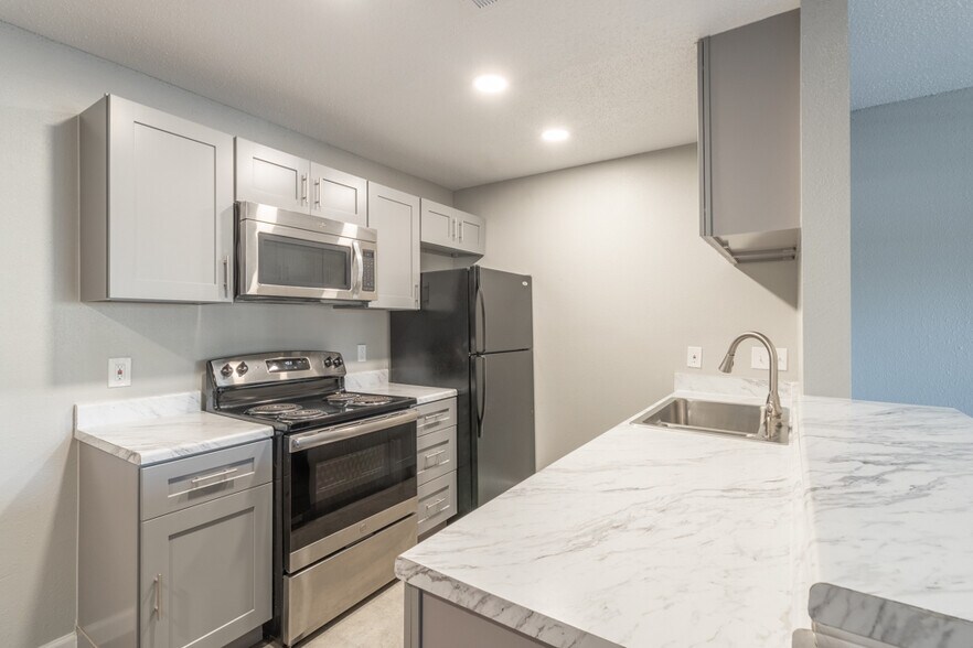 Shadow Bay - 1700 Baywood Dr Bay City TX 77414 | Apartment Finder