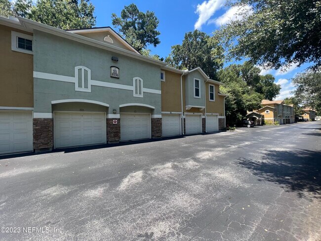 8539 Gate Pkwy W - 8539 Gate Pkwy W Jacksonville FL 32216 | Apartment ...