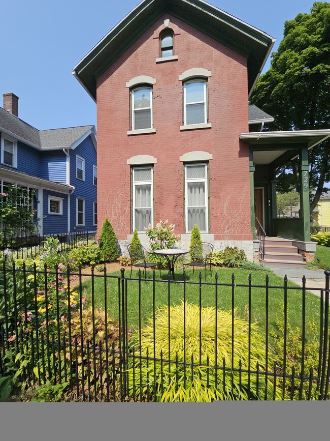 729 Meigs St - 729 Meigs St Rochester NY 14620 | Apartment Finder