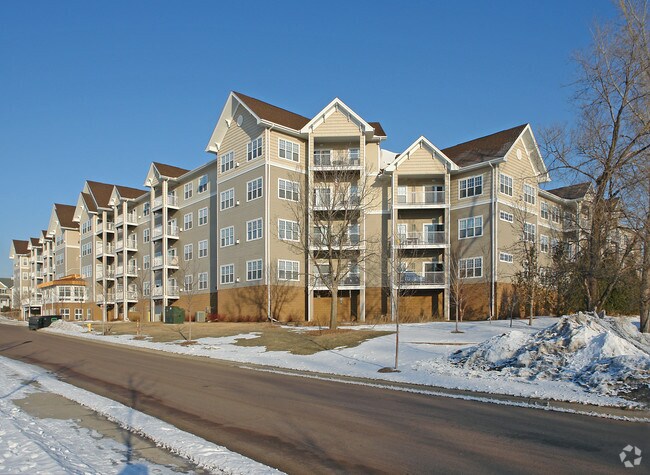 Applewood Pointe - 1480 Applewood Ct Roseville MN 55113 | Apartment Finder