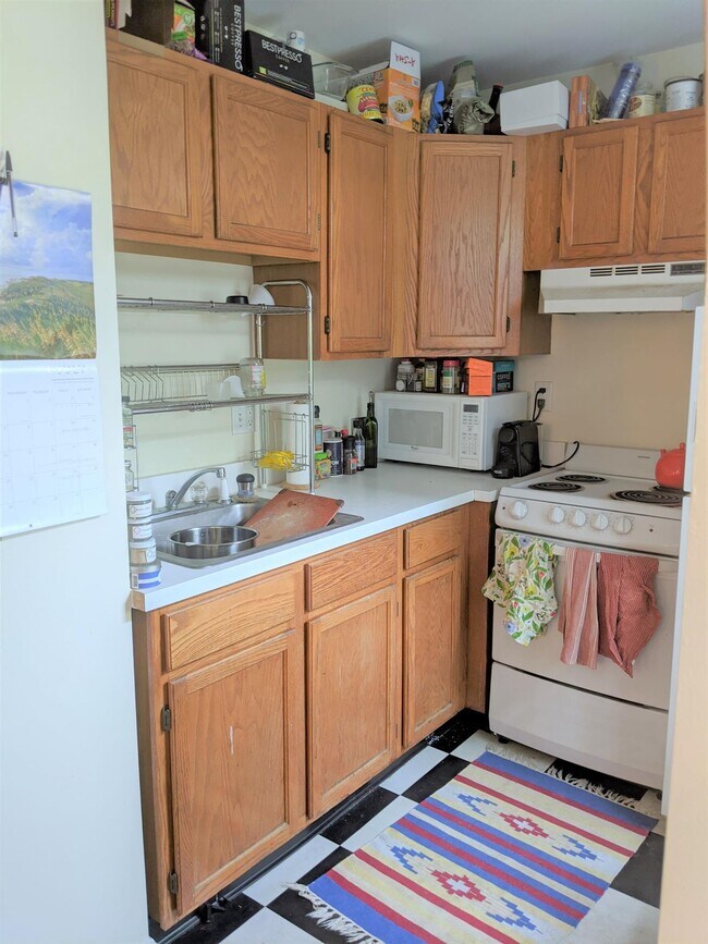 35 Davis Square - 35 Davis Square Somerville MA 02144 | Apartment Finder