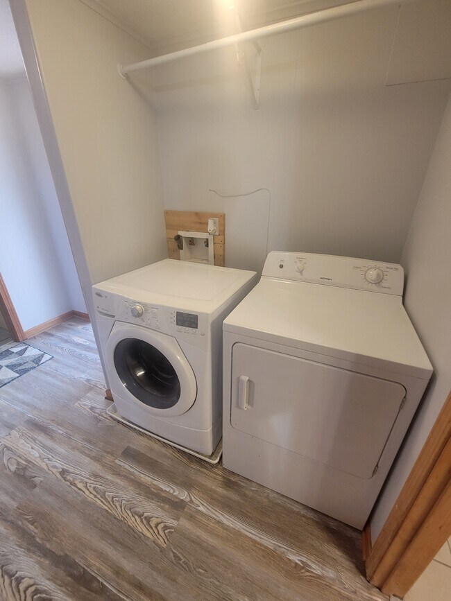 7804 Eby St - 7804 Eby St Overland Park KS 66204 | Apartment Finder