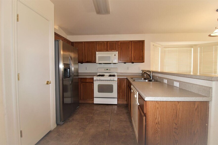 475 E Greg Rock Rd - 475 E Greg Rock Rd Vail AZ 85641 | Apartment Finder