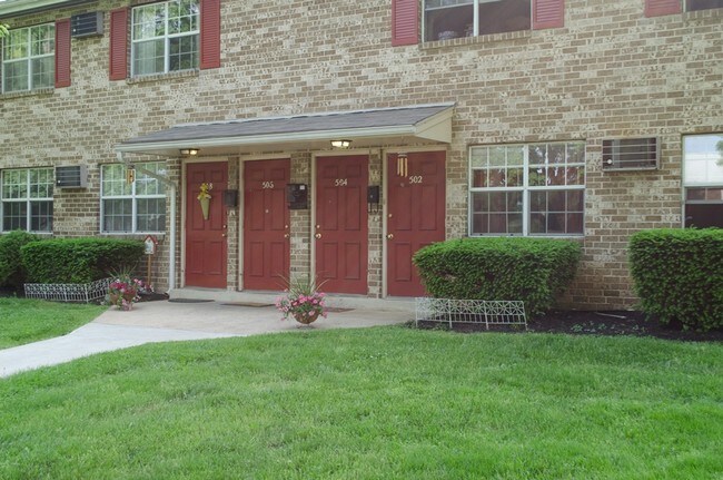 Colonial Square - 518 S West St Carlisle PA 17013 | Apartment Finder