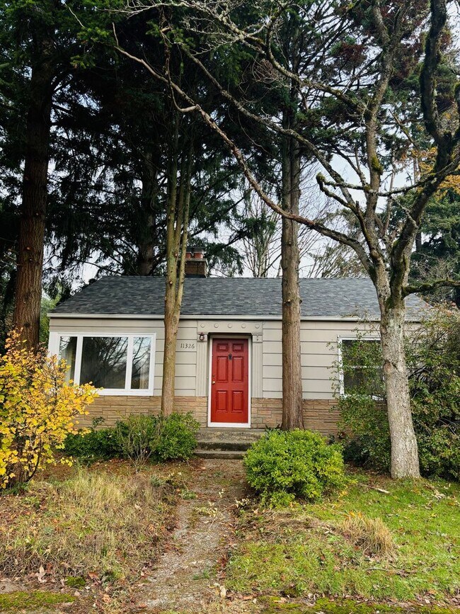 Corner Lot 2 Bedroom House in Northgate/Pi... - 11326 15th Ave NE ...