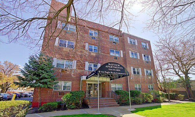 Bayview Apartments - 125 S Bayview Ave Freeport NY 11520 | Apartment Finder
