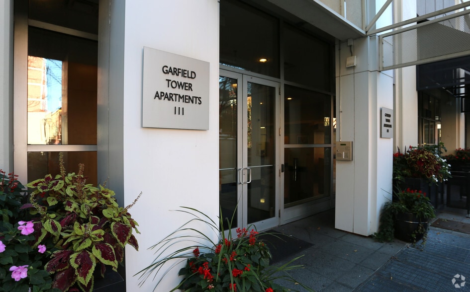Garfield Tower Apartments - 111 Garfield Pl Cincinnati OH 45202 ...