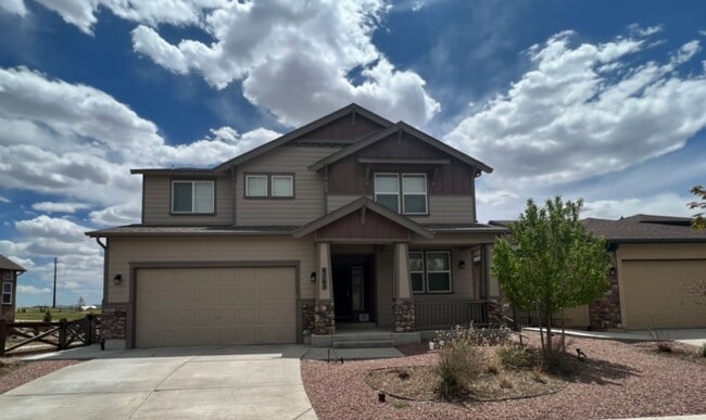 Beautiful 5/4/3 Classic Built Home in Bann... - 8765 Meadow Tree Trail ...