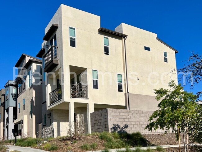 Sorrento Mesa, 8055 Silvercrest Wy, 3.2 kw... - 8055 Silvercrest Wy San ...