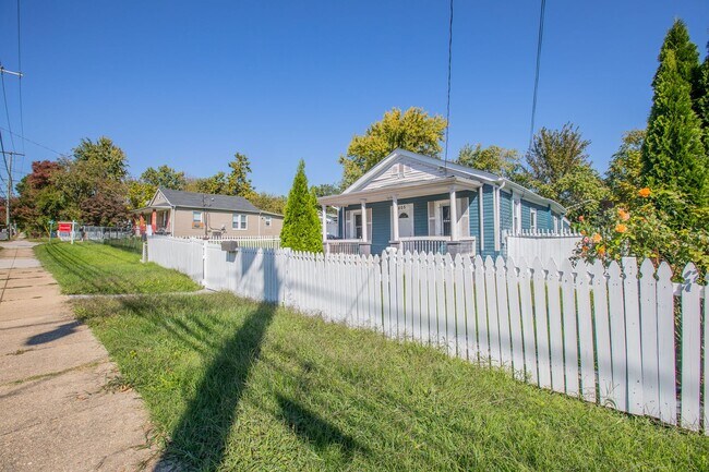 Charming 4 BR/2 BA Single-Family Home in F... - 805 Eastern Ave NE ...