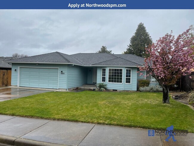 MOVE IN SPECIAL $200 OFF FIRST MONTHS RENT... - 2253 Ridge Way Medford ...