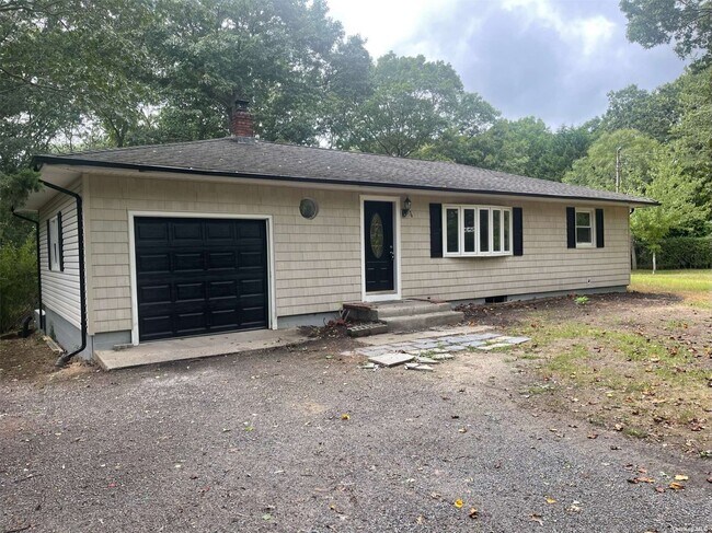 76 Huntington Crossway - 76 Huntington Crossway Bridgehampton NY 11932 ...