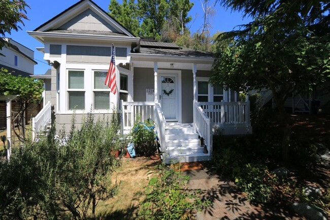 Updated, Ballard 2bd, 2ba, Garage, A/C - 1716 NW 60th St Seattle WA ...