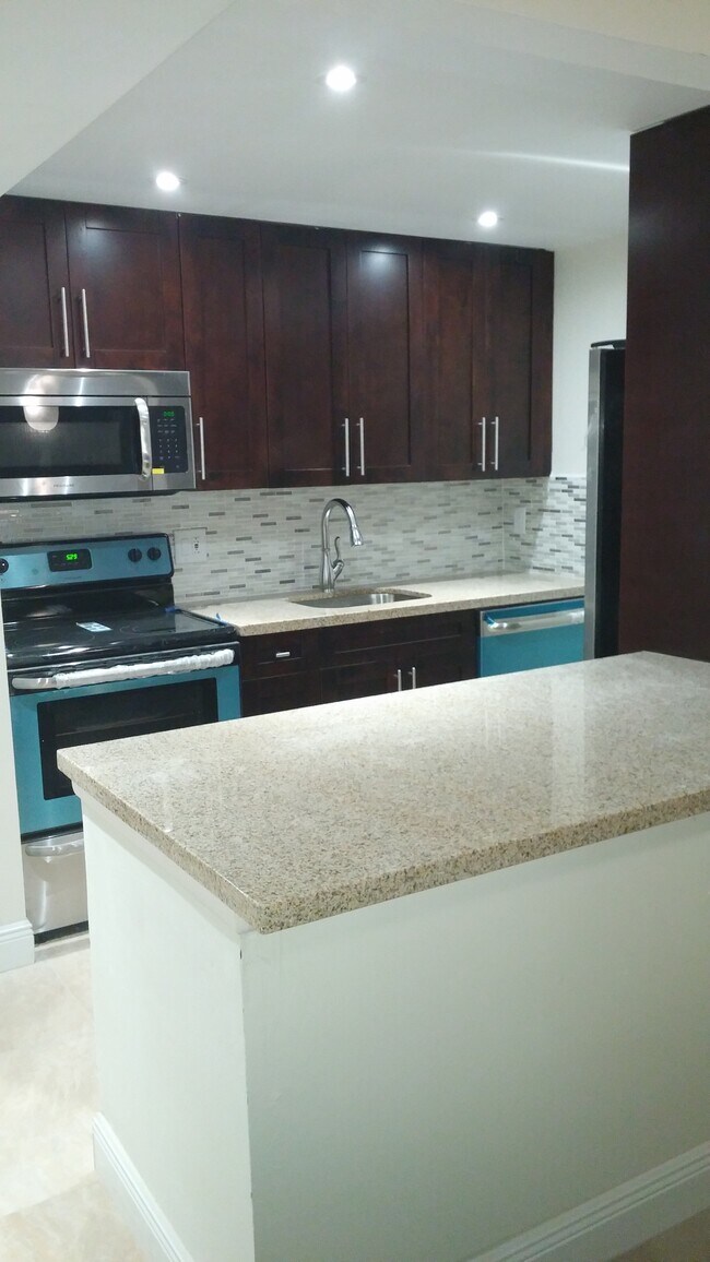 14421 North Kendall Drive - 14421 North Kendall Drive Miami FL 33186 ...