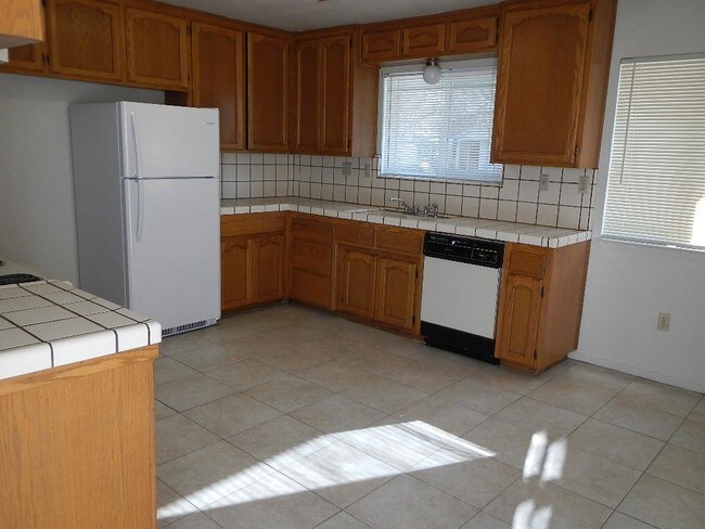 14046 HACKETT ST. #2B - 14046 Hackett St Hanford CA 93230 | Apartment ...