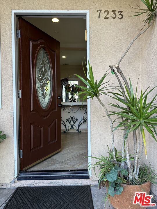 7233 N Laura Ann Ln - 7233 N Laura Ann Ln Los Angeles CA 91405 ...