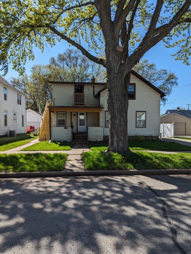 1421 N Appleton St - 1421 N Appleton St Appleton WI 54911 | Apartment ...