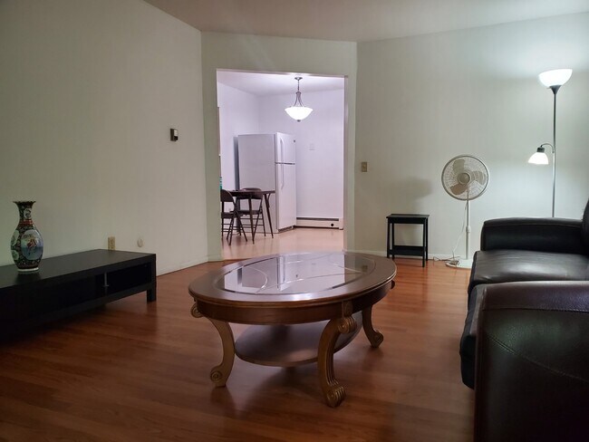 606 Lynn Ave - 606 Lynn Ave Kalamazoo MI 49008 | Apartment Finder