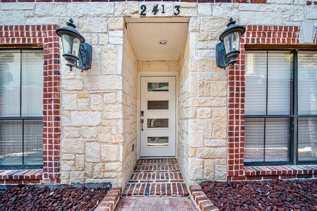 2413 Knight St - 2413 Knight St Dallas TX 75219 | Apartment Finder