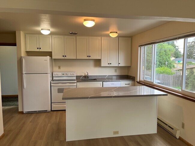 12722 76th Ave S - 12722 76th Ave S Seattle WA 98178 | Apartment Finder