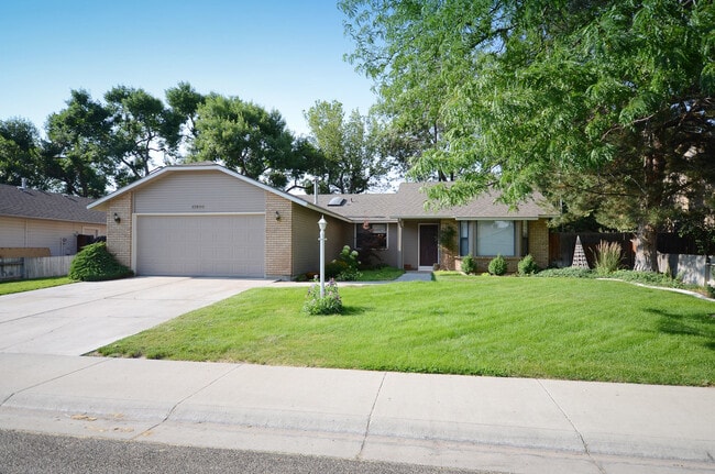Beautiful Just Renovated 3 bedroom Single ... - 11900 W Bowmont St ...