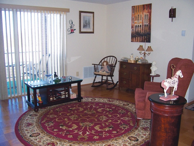Monticello Square Apartments - 2105 Cowan Blvd Fredericksburg VA 22401 ...