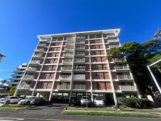 Punahou Wilder 2 bedrooms 1 bath with 1 assigned parking stall - 1535 ...