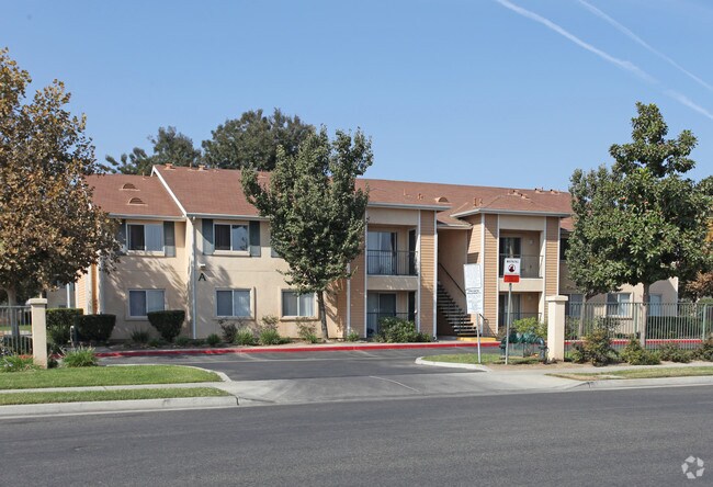 Country Manor Apartments - 955 N A St Tulare CA 93274 | Apartment Finder