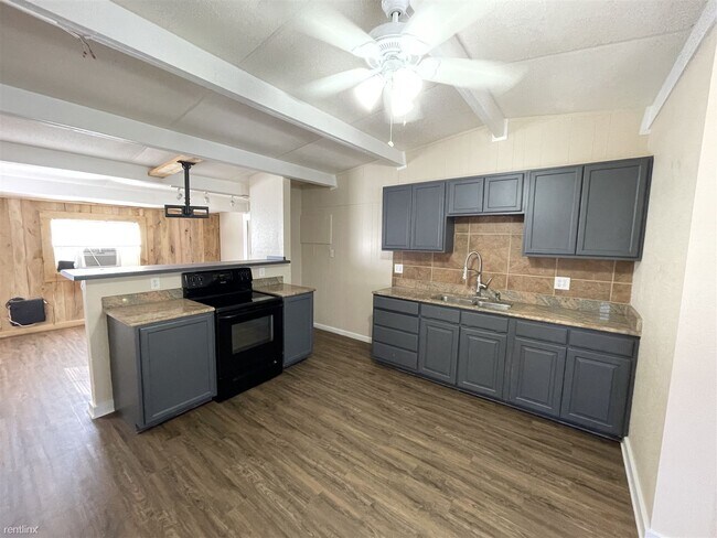 Studio, 1 bath House - 2226.5 N Locust St - 2226.5 N Locust St Denton ...