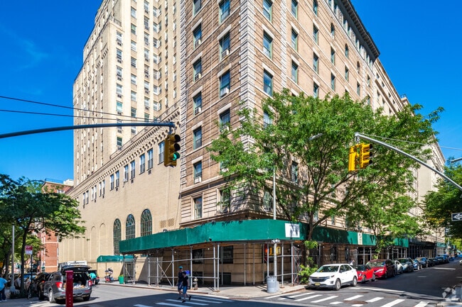 The St. George Tower - 111 Hicks St Brooklyn NY 11201 | Apartment Finder