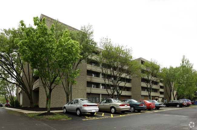 Pinzone Tower Apartments - 21900 Addington Blvd Cleveland OH 44116 ...