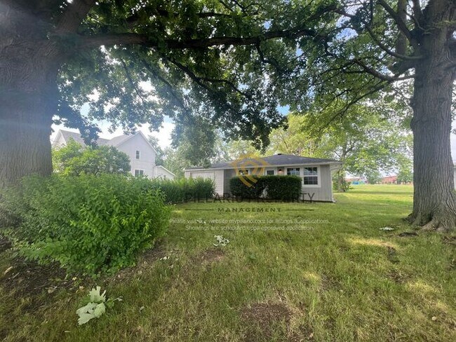 Welcome to your new abode! This delightful... - 1404 S Harrison St ...