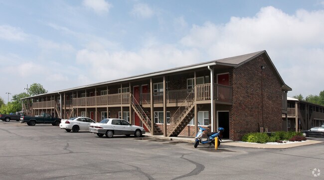 Arbor Manor - 212 Churchill Dr Mooresville IN 46158 | Apartment Finder