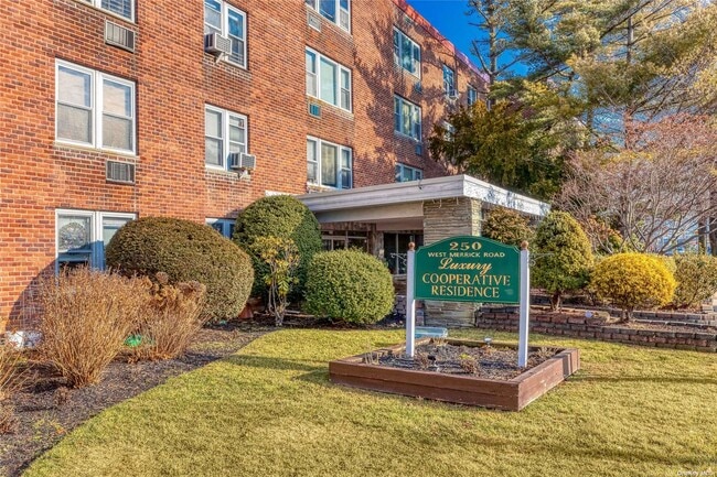 250 W Merrick Rd - 250 W Merrick Rd Freeport NY 11520 | Apartment Finder