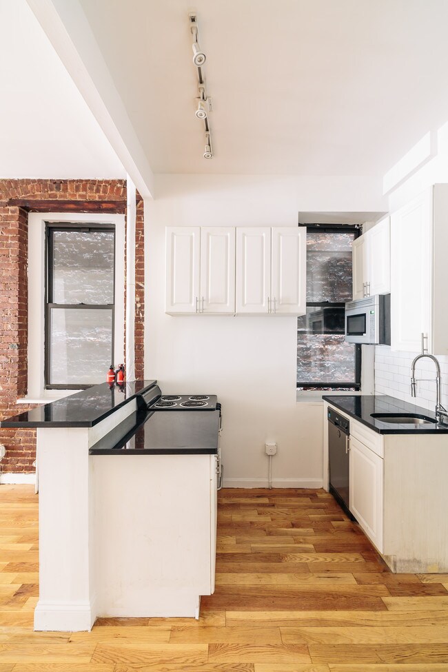 8 St Marks Place - 8 Saint Marks Pl New York NY 10003 | Apartment Finder