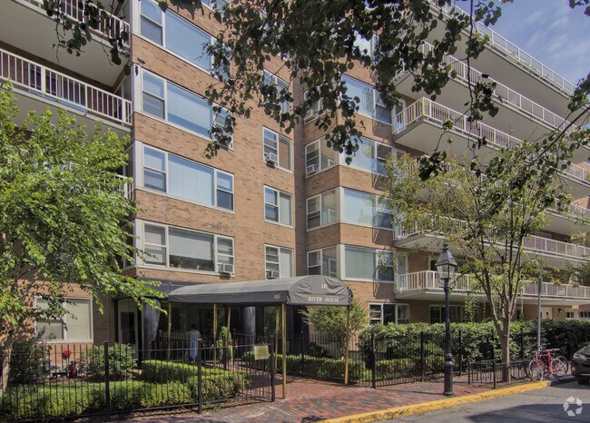 River House Condos - 145 Pinckney St Boston MA 02114 | Apartment Finder