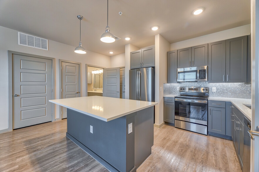 One90 Gateway - 3201 Wynwood Dr Plano TX 75074 | Apartment Finder